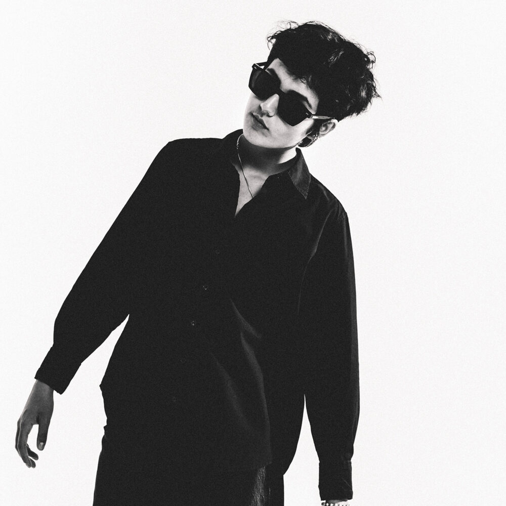 Deadbeat Girl Official Artist Page